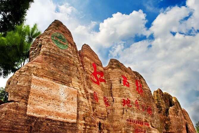 Day Tour for Furong Ancient Town and Red Stone Forest National Geological Park - Who Should Consider This Tour