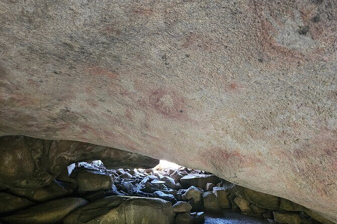 Day Tour in Wave Rock and Mulka's Cave - The Highlights: Wave Rock and Mulka’s Cave