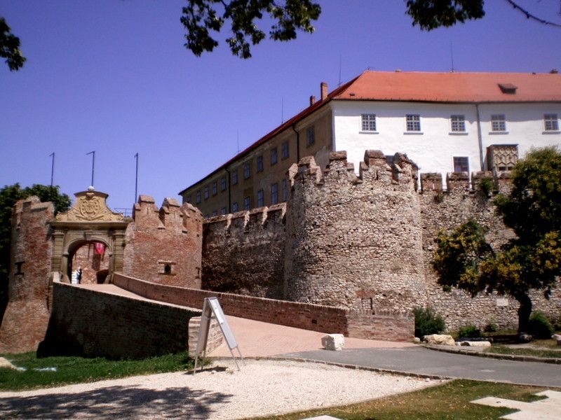 Day Tour of Pécs and with Villány with Wine Tasting - Exploring Hungary’s Hidden Gems: A Full-Day Tour of Pécs and Villány with Wine Tasting
