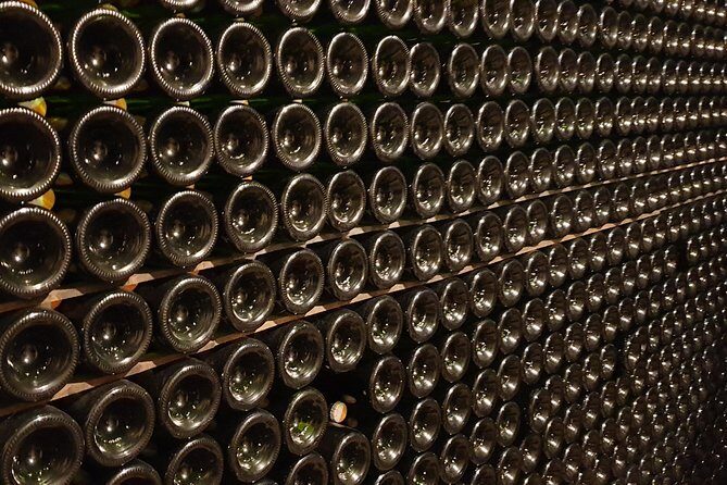 Day tour Tasting at Moët & Chandon and 2 Big Houses in Epernay - FAQ