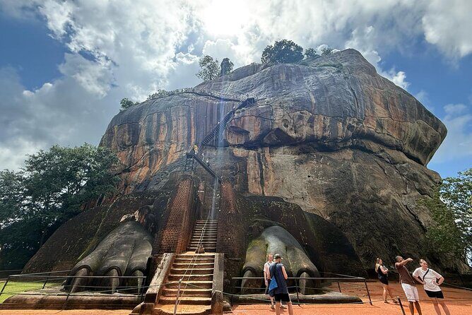 Day tour to Sigiriya and Dambulla from Kandy - Key Points