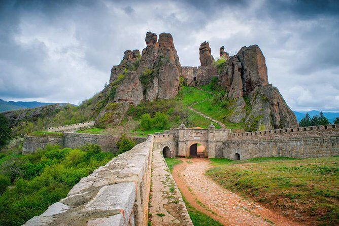 Day tour to the Natural wonders Belogradchik Rocks & Venetsa cave - Venetsa Cave: A Hidden Underground Treasure
