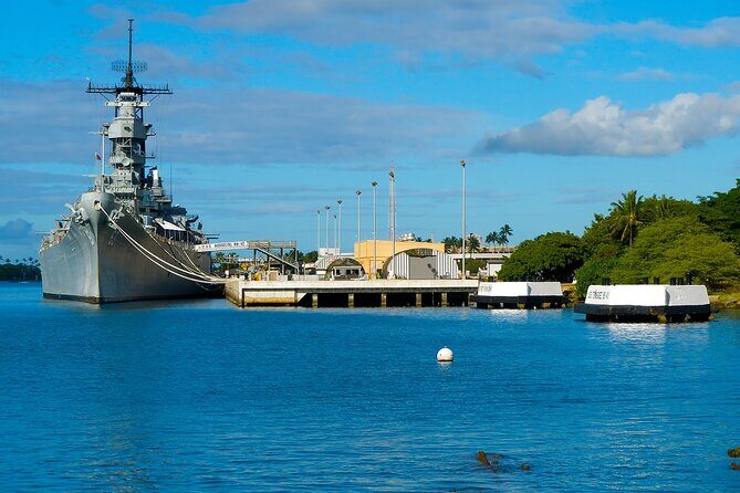 Day Trip from Kauai to Oahu: WWII Pearl Harbor Heroes - A Practical Guide to This Pearl Harbor Day Trip
