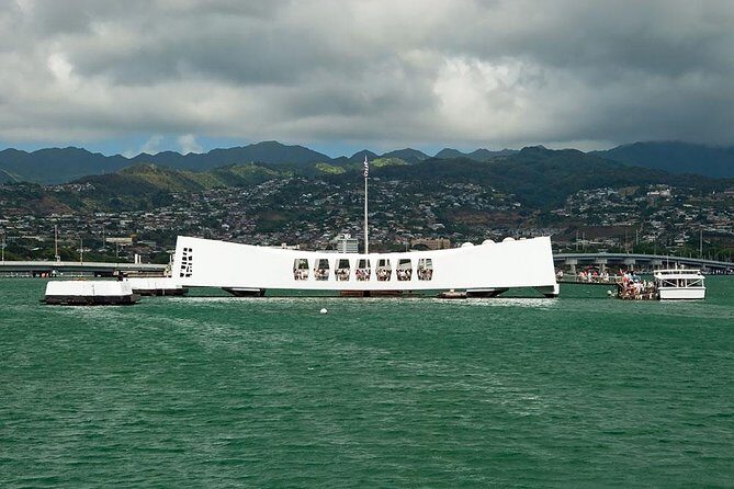 Day Trip from Kona to Oahu: Pearl Harbor WWII Heroes Adventure - Practical Tips for Travelers