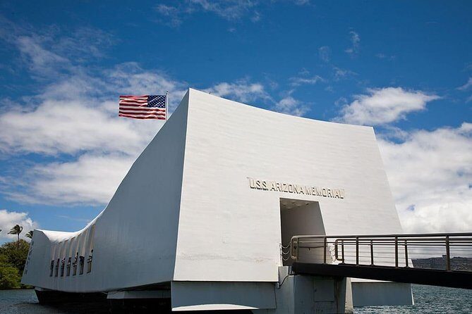 Day Trip from Maui to Oahu: Pearl Harbor WWII Heroes Adventure - An In-Depth Look at the Pearl Harbor WWII Heroes Adventure