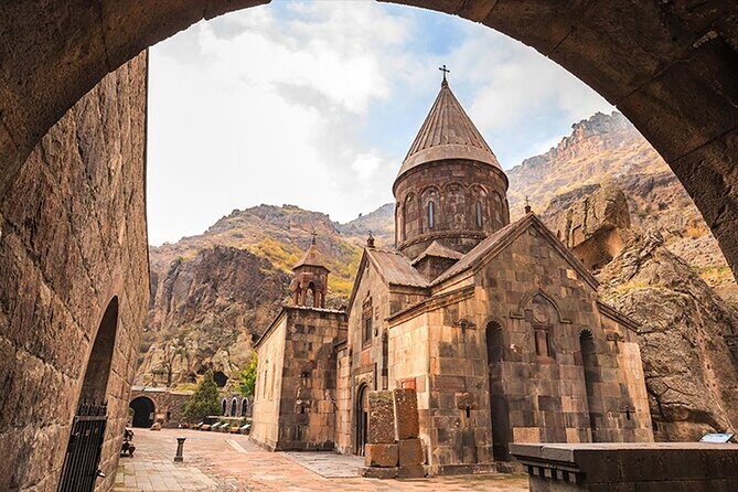 Day trip: Garni, Geghard, Symphony of Stones and Lavash baking - Transportation and Group Size