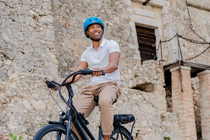 Day trip: Nice to Antibes along the sea by electric bike - Authentic, Scenic, and Fun