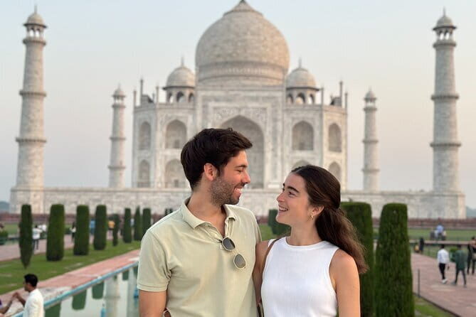 Day Trip Taj Mahal, Agra Fort & Baby Taj Tour from Delhi by Car - Overview of the Tour Experience