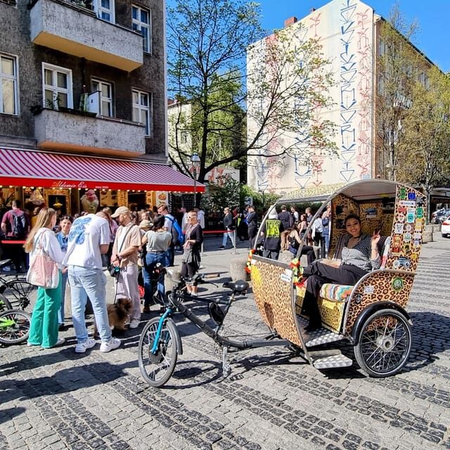 Day trip through Berlin: rickshaw adventure full of culture and enjoyment! - The Start: Brandenburg Gate