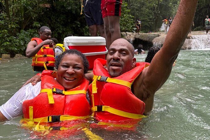 Day Trip to Blue Hole, Dunn's River and River Tubing with LUNCH - Frequently Asked Questions