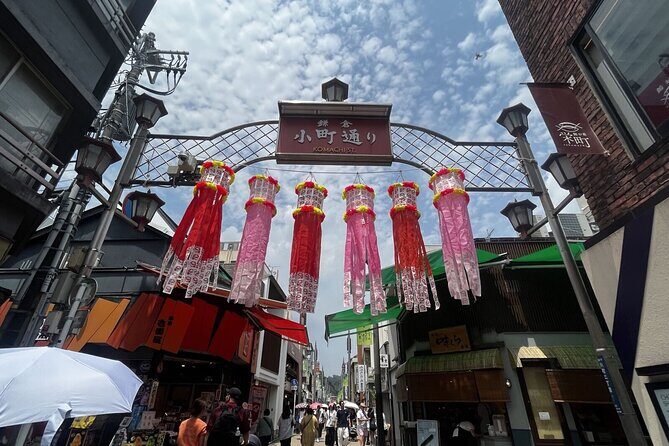 Day Trip to Kamakura & Enoshima: Shrines, Seaside, Temples & Tea - Navigating the Tour: Transport, Costs, and Group Size