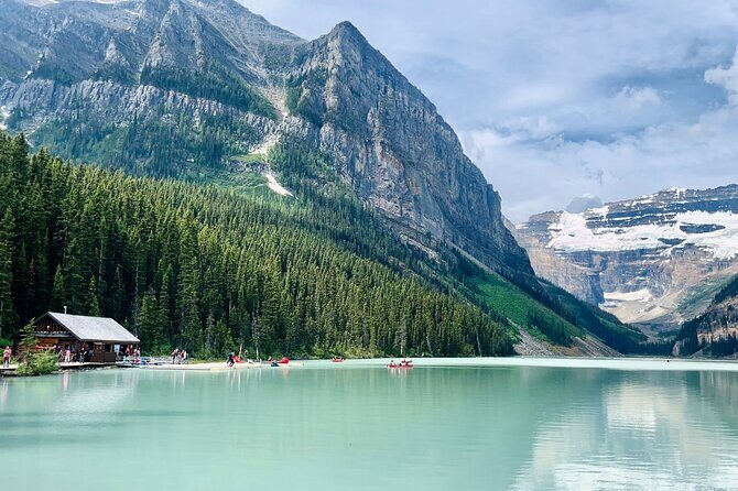 Day Trip to Lake Louise, Moraine Lake, Emerald Lake from Banff - Lake Louise: The Iconic Landmark