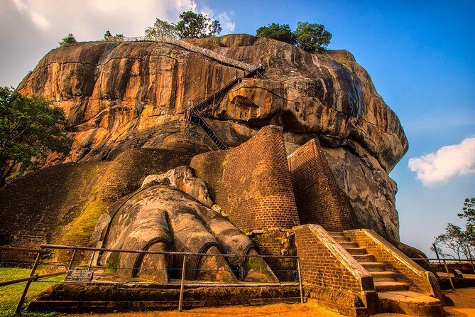 Day Trip To Sigiriya & Dambulla Temple with Free Sri Lankan Lunch - Key Points