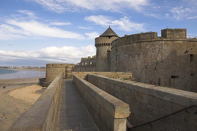 Day Trip with a local driver Dinan, Cancale, Saint-Malo from Rennes - 9 hours - Exploring Brittany’s Charm: A Review of the Day Trip to Dinan, Cancale, and Saint-Malo from Rennes