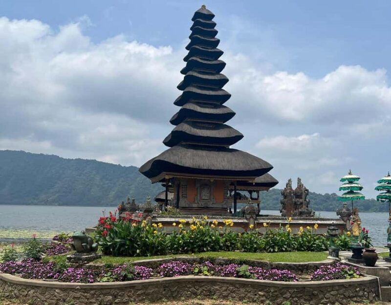 daytour bali:sekumpul + fiji waterfalls,ulundanu beratan - Discovering Fiji Waterfall and its tranquil pools