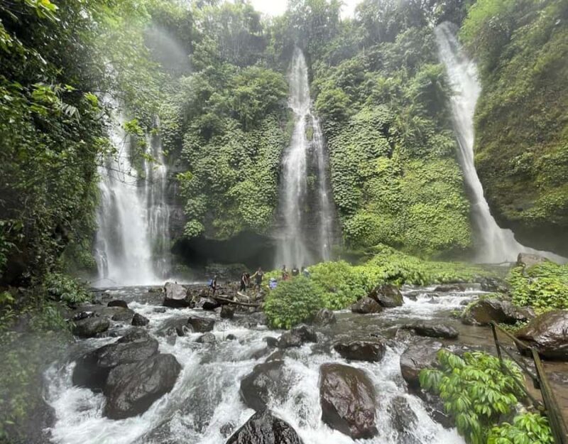 daytour bali:sekumpul + fiji waterfalls,ulundanu beratan - The Serenity of Ulun Danu Beratan Temple