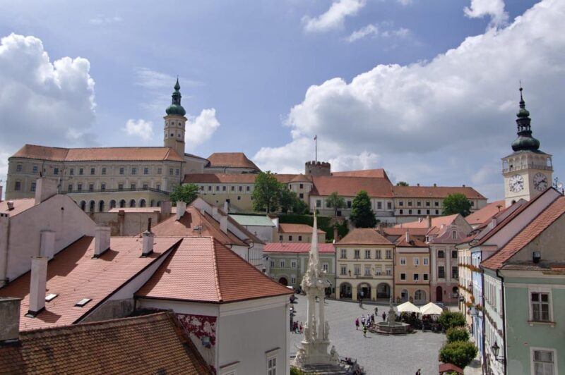 Daytrip from Prague - Mikulov with a stop at Lednice chateau - Exploring Lednice and Valtice: The First Stop