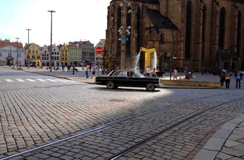 Daytrip from Prague to Pilsen with a stop at Zbiroh - What This Tour Means for Travelers