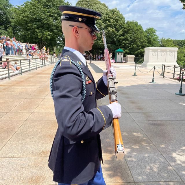 DC: Arlington Cemetery Changing of Guard 2.5 Hr Walking Tour - In-Depth Look at the Arlington Cemetery Tour