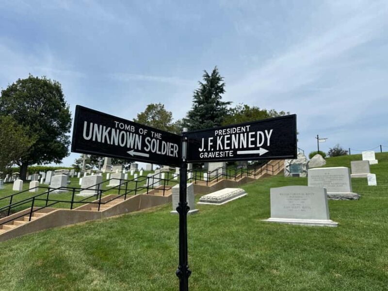 DC: Arlington Cemetery Walking Tour & Changing of the Guard - An In-Depth Look at the Arlington Cemetery Tour