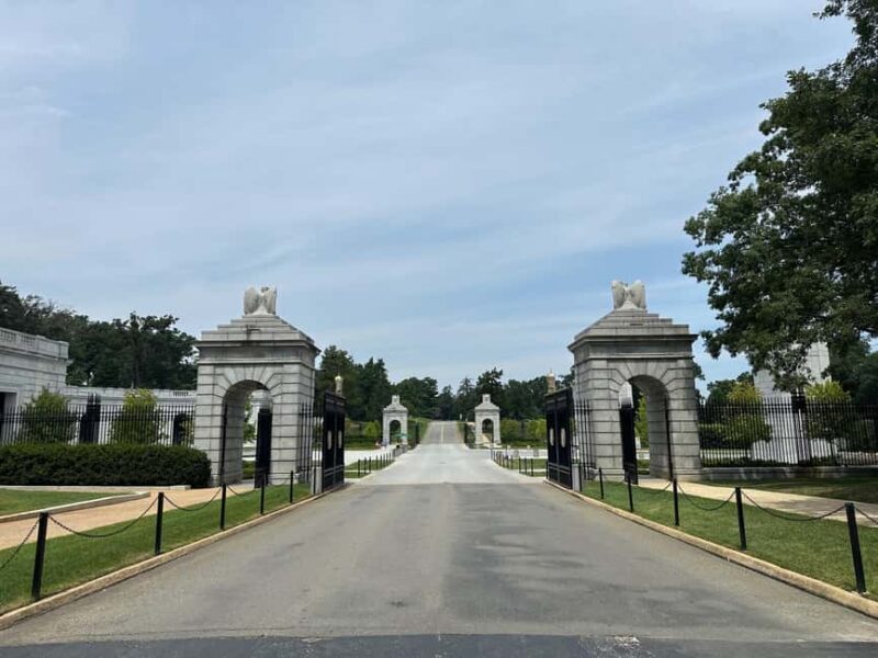 DC: Arlington Cemetery Walking Tour & Changing of the Guard - FAQs