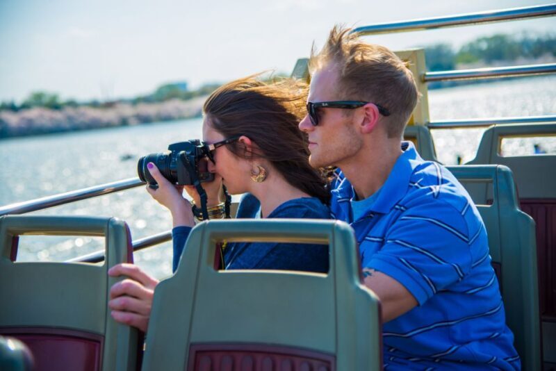 DC: Hop-On Hop-Off with 17 Stops plus Arlington Walking Tour - An In-Depth Look at the Tour Experience