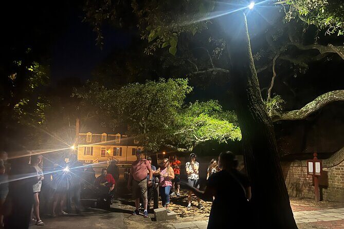 Dead Of Night Ghost Tour in Williamsburg / PARANORMAL EQUIPMENT - Key Points