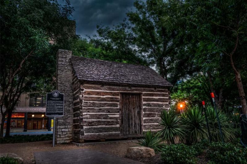 Deadly Dallas Ghost Tours: Blood, Bones & Burials - Key Points