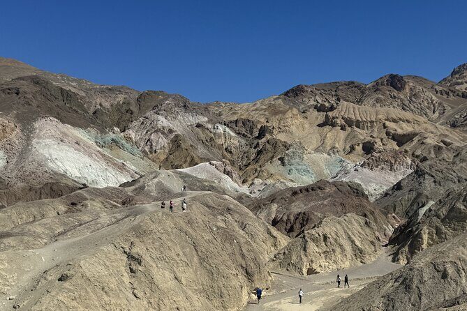 Death Valley, Seven Magic Mountains & Vegas Sign Tour - Exploring the Itinerary: What You’ll See and Experience