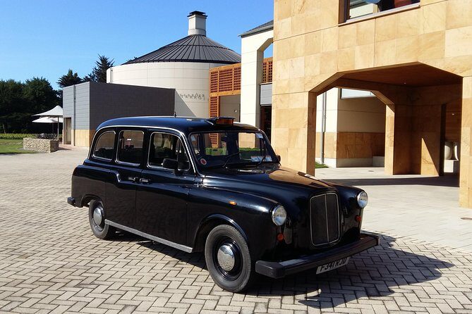 Deco City Black Cab Tours and Shuttles - What to Expect from Your Napier Experience