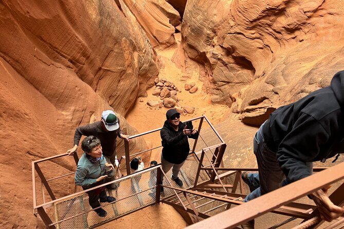 Deer Canyon Adventure through Antelope Canyon - Authenticity and the Small-Group Experience