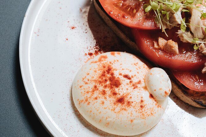 Degraves St Brunch and Espresso Enthusiasts - Setting the Scene: Melbournes Laneway Culture