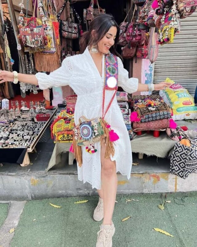 Delhi: 5-Hour Private Shopping Tour with Local Markets - Key Points