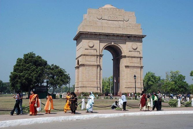 DELHI - AGRA - VARANASI (7 Nights / 8 Days) - Exploring Delhi: A City of Contrasts