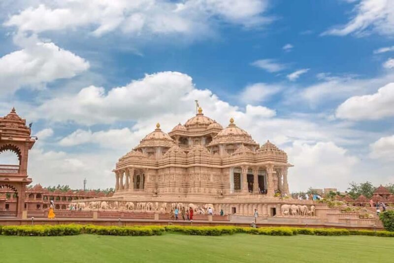 Delhi: Akshardham Temple Guided Tour w/ Water & Light Show - Key Points