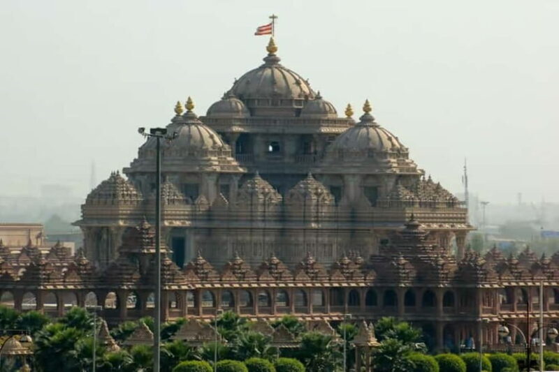 Delhi: Akshardham Temple Tour with Water & Light Show by Car - Key Points