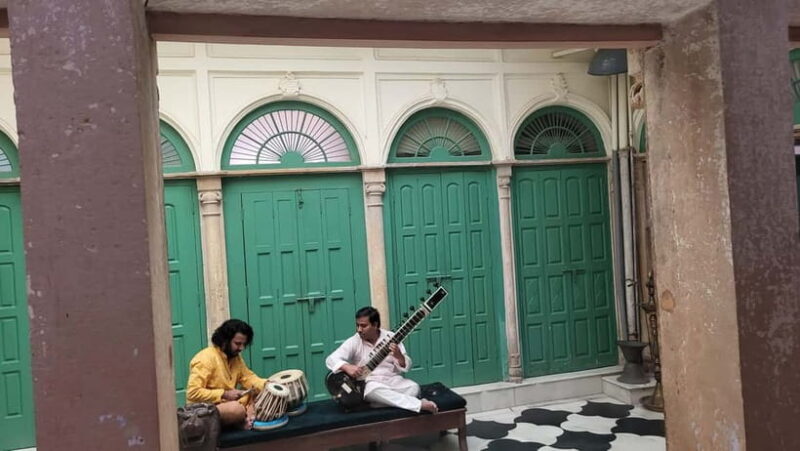 Delhi: Art Tour with Indian Classical Music & Dance - Authentic Dining in Old Delhi