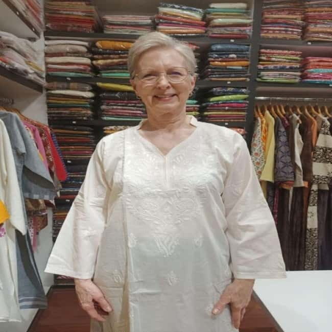 Delhi: Authentic Shoppers Trail Day Tour with Lunch - Final Thoughts