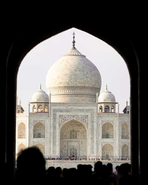 Delhi City Sightseen,Full Day Tour Including New & Old delhi - An In-Depth Look at the Day