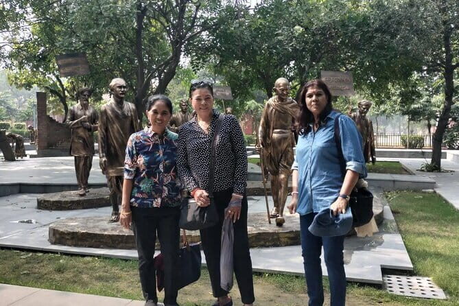 Delhi Day Tour with lunch Guide Entry Fees- Guided Tours by Car - Why This Tour Offers Great Value