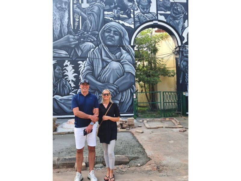 Delhi: Explore Delhi's Street Art & Visit to an Art Centre - The Experience: Walking Through Art and History