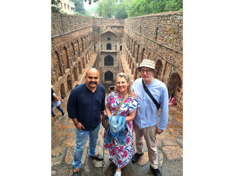 Delhi: Explore Delhi's Street Art & Visit to an Art Centre - Authenticity and Authentic Experiences