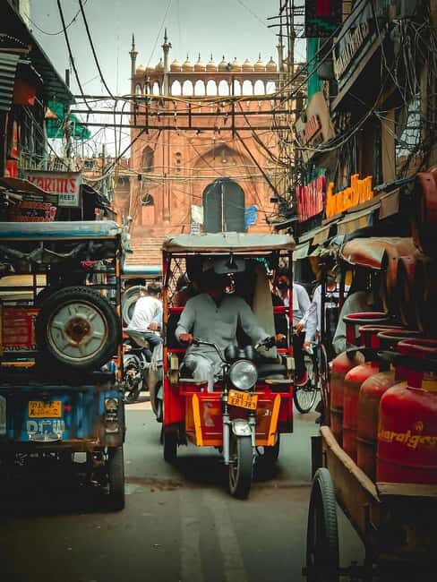 Delhi: Full-Day New & Old Delhi Tour with German Guide - A Closer Look at the Tour Experience