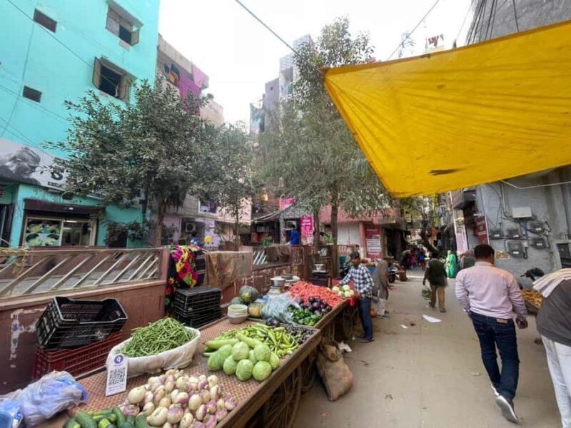 Delhi: Full-Day Shopping Tour with Male & Female Guide - Authenticity and Value