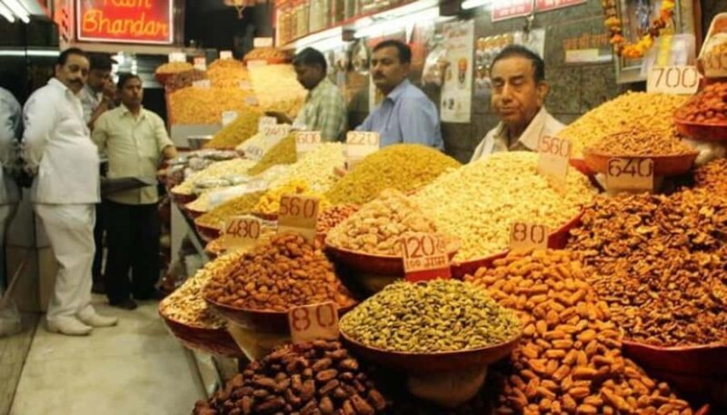 Delhi: Guided Shopping Tour Experience with Female Expert - In The Sum Up