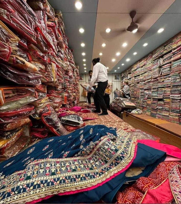 Delhi: Guided Shopping Tour Experience With Female Guide - Exploring Delhi with a Private Guided Shopping Tour