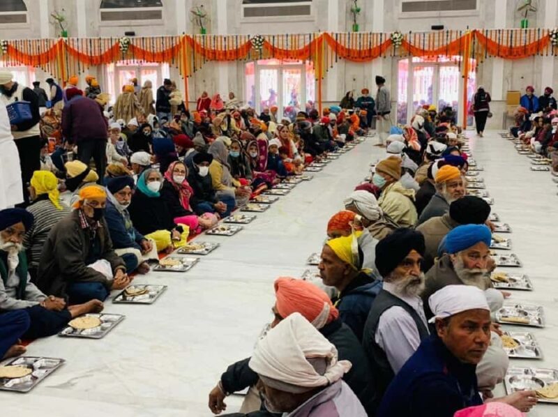 Delhi: Gurudwara Bangla Sahib Tour with Langar Meal - Who Should Consider This Tour?