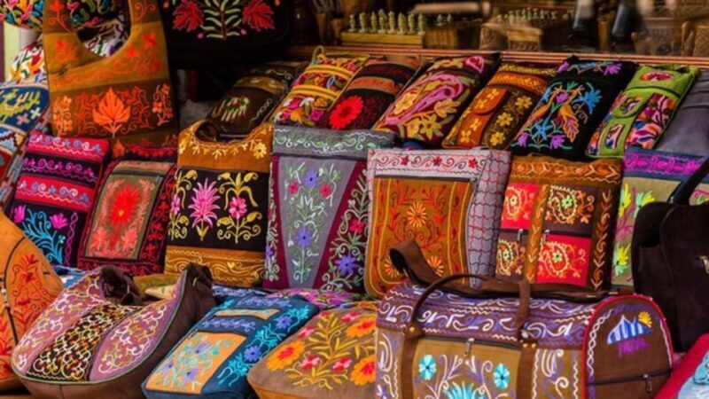 Delhi: Half day Shopping tour with guide by car. - Authentic Experiences & Real Traveler Feedback