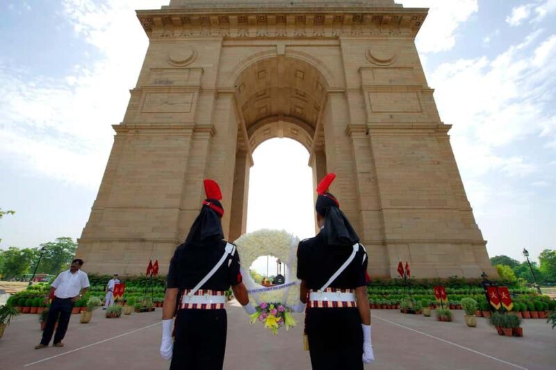 Delhi: India Gate & National War Memorial Walking Tour - Key Points