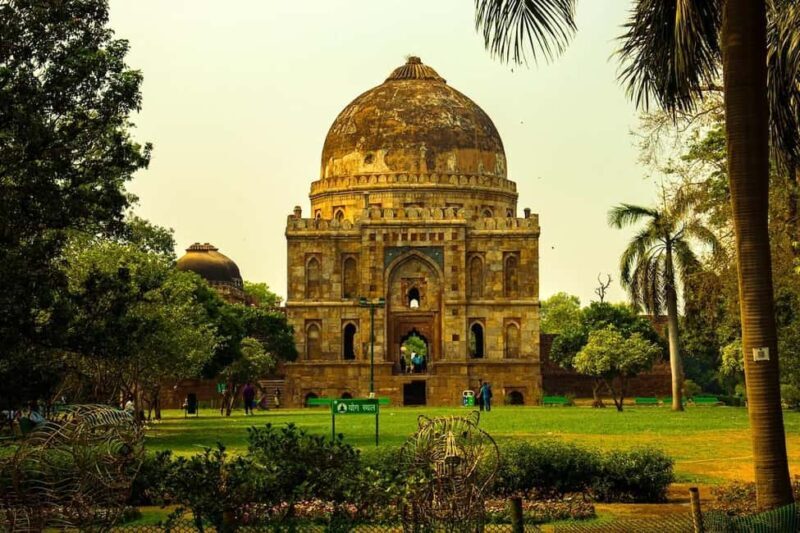Delhi: Lodhi Gardens Guided Walking Tour - Exploring Lodhi Gardens: A Walk Through History and Nature